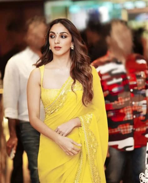 Saree Girls Beautiful Girl Pic Indian Saree Cute Girl South Indian