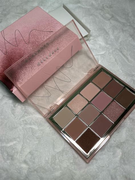 10대 소년소녀 중고나라 옷 화장품 굿즈 판매소 Band