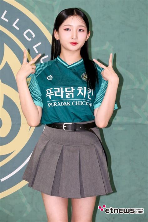 [et포토] 버스터즈 민지 청초한 비주얼