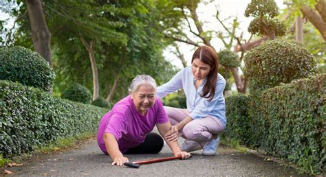 Falls In The Elderly Simple Tips To Prevent Falls Vna Health Group