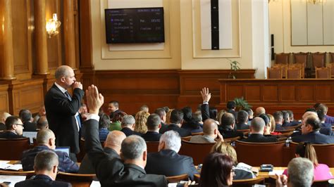 ПОЛИТИЧЕСКАТА ИНТРИГА ГЕРБ СДС не одобри имената на министри от