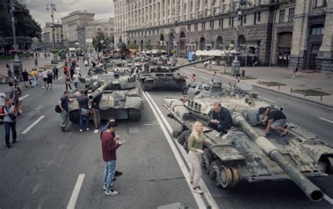 Уничтоженную военную технику РФ разместили в Киеве на Крещатике СП Новости Бельцы Молдова