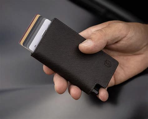 9 Best Pop Up Wallets For Men Easy Access To Your Cards Werd