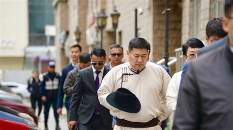 Ерөнхий сайд Л Оюун Эрдэнэ саналаа өглөө