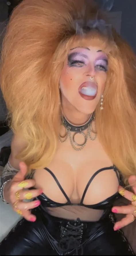 Shelly And Ginger Party Time 52 Pics Xhamster