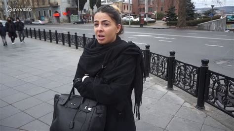 გოგონა რომელიც დადის პაემანზე არის მიუღებელი Youtube