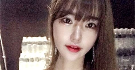 민한나 빨간 스팽글 섹시 우윳빛 쇄골