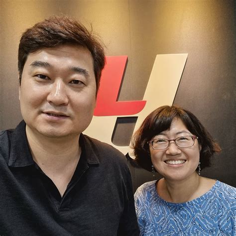 임헌수 페이지 플로리다에서 온 씨스타 갑목빌딩 포토존에 서다 😆 임헌수의대동여지도 프로젝트와