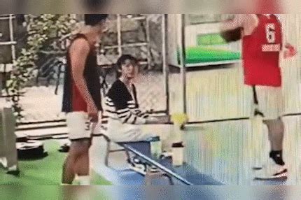 广东社死现场男生撩妹时将篮球砸女孩脸上长当场石化 篮球 男生 女孩
