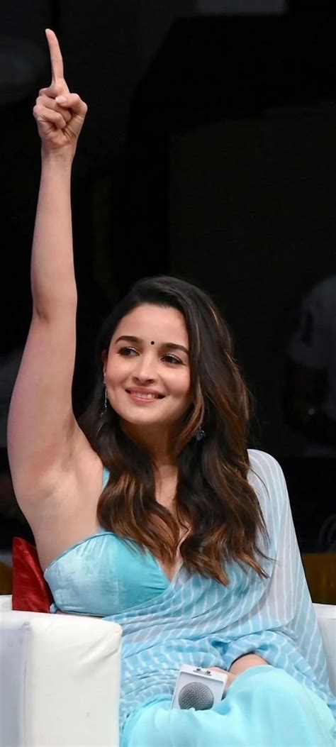 Alia Bhatt Cleanly Shaved Pits R Actressarmpitfans