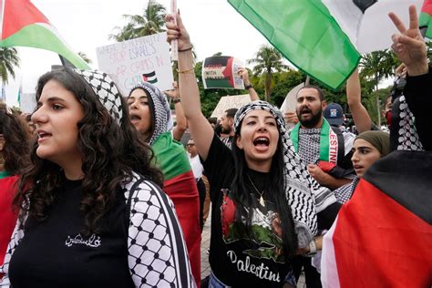 Thousands To March In London Pro Palestinian Protest As Gaza Expects