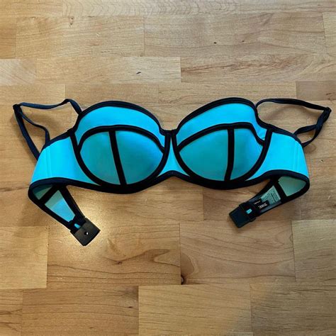 Triangl Light Green Bikini Top Small Euc Triangl Depop
