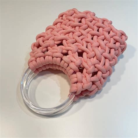 Sepfirstmacrame 청키네트백🌸 여름에 가볍게 들고 다닐 수 있는 네트백이랍니다 💓 사용하면서 너무 쳐지지도 않고 굵은 실로 만들어 마크라메가 처음이신분도