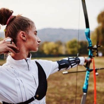 How To String A Compound Bow OutdoorWorld Reviews