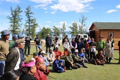 Хөвсгөл Хатгал тосгоны малчин иргэдэд газрын гэрчилгээ гардуулав