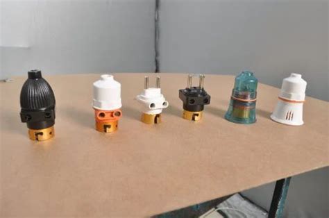 Plastic Lighting Chain 2 Pin Bulb Holder Pin Perlur For Electrical Fitting Model Name Number