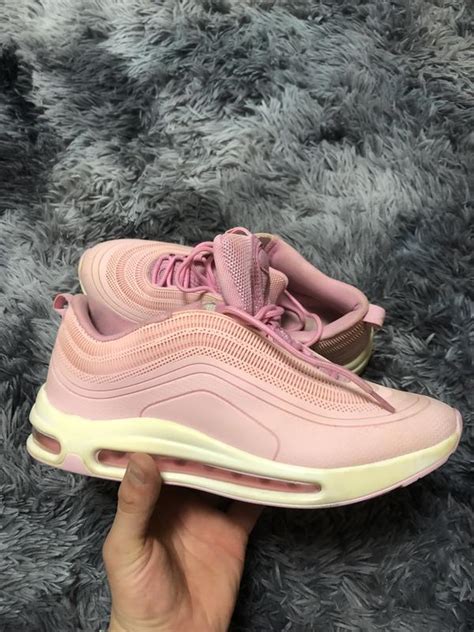 Жіночі кросівки — ціна 383 грн у каталозі Кросівки Купити жіночі речі за доступною ціною на Шафі