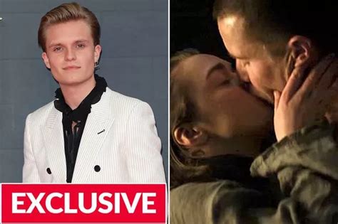 Snoop Dogg Gushes Over Game Of Thrones Star Saying Hed Protect Her