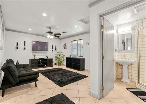 1622 W 109th Pl Los Angeles Ca 90047 Redfin