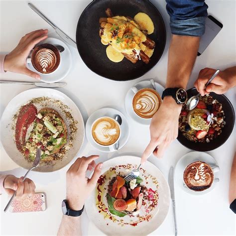 이슈유머 요즘 코로나 머가리 꽃밭들의 행태 