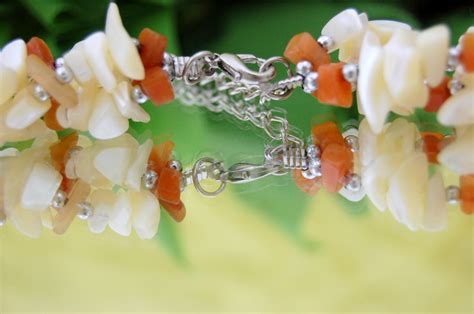 Колие от три реда необработен седеф и кафяв авнтюрин Многоредови колиета Кристина Арт