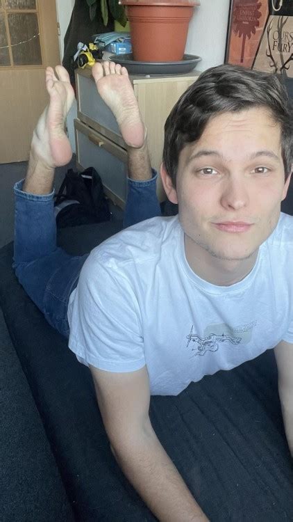 mec pieds nus tumbex