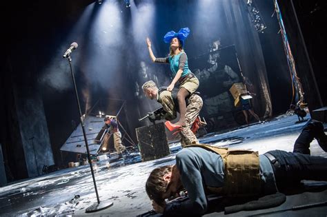 Mutter Courage Und Ihre Kinder Stadttheater Klagenfurt