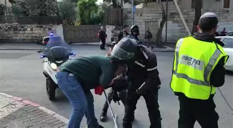 Hasan Al Gholeh P E On Linkedin Older Man On Crutche And The Israelis Police Army Still Beat