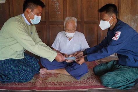 မိုင်းခတ်၌ အသက် ၈၅ နှစ်နှင့်အထက် ဘိုဘွား ၃၉ ဦးအား လူမှု ရေးပင်စင်များ ထောက်ပံ့ ပေးအပ