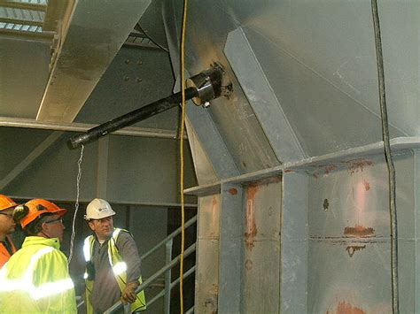 Build Up And Blockage Clearing Of Bins And Silos Force Vector Inc