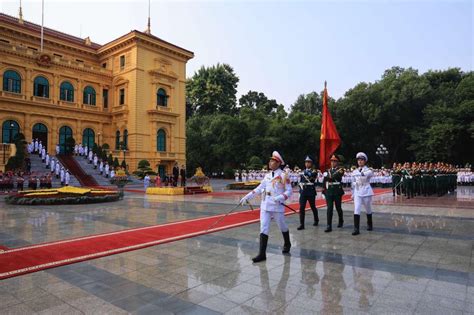 Ерөнхийлөгч У Хүрэлсүх Вьетнам Улсад төрийн айлчлал хийж байна