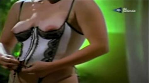 Naked Sasha Montenegro In Dos Tipas De Cuidado