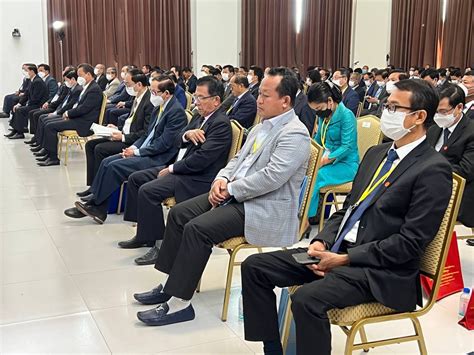 ឧបនាយករដ្ឋមន្ត្រី អូន ព័ន្ធមុន្នីរ័ត្ន រំពឹងថា សេដ្ឋកិច្ចកម្ពុជានឹងបន្តកើនឡើងដល់ប្រមាណ ៥ ៦