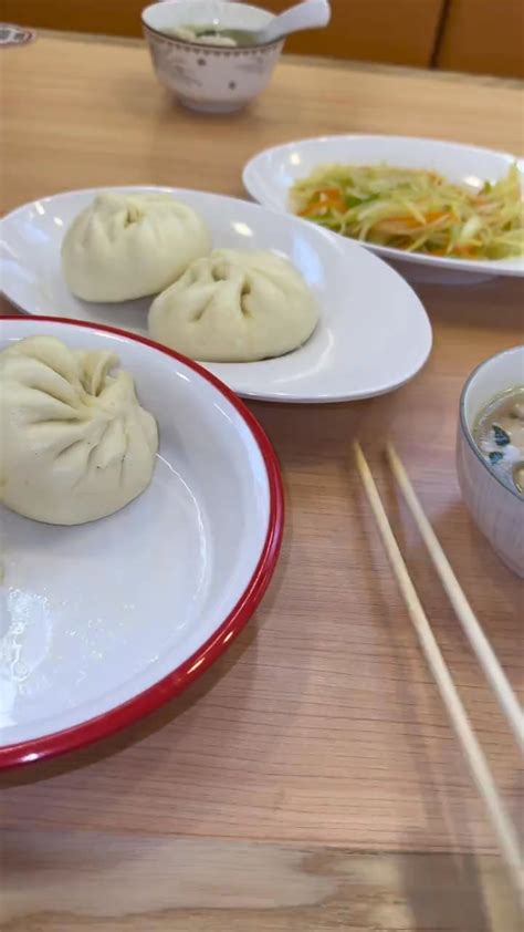 那就吃餃子吧 那就吃餃子吧 By 晓庆妹妹
