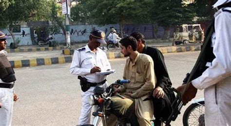 Karachi Traffic Police Issue 18 586 Challans In One Week
