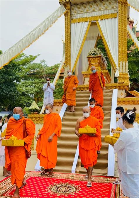 សង្វេគណាស់ ទប់ទឹកភ្នែកមិនជាប់ ក្រោយឃើញទិដ្ឋភាពថ្ងៃបូជាសពអ្នកម្តាយ ឆន សុវណ្ណរាជព្រឹកមិញនេះ