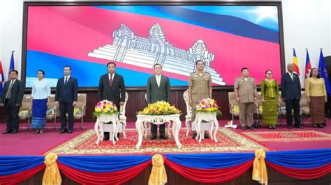 ឯកឧត្តម ហួត ហាក់ រដ្ឋមន្រ្តីក្រសួងទេសចរណ៍