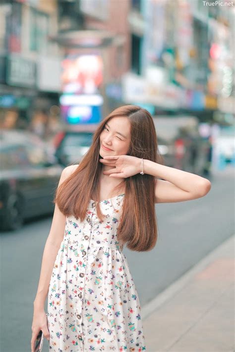 Thailand Cute Model Kanyarat Ruangrung On The Streets With Miss