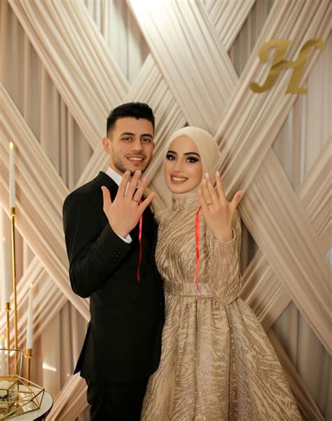 Pin By Birkaremutluluk📸 On Nişan Pozları Engagement Party Photo