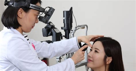 수능 후 수험생 시력교정수술 늘듯부작용 줄이려면