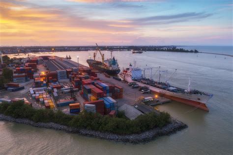 Ibm Teams With Maersk On New Blockchain Shipping Solution Techcrunch