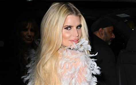 Jessica Simpson Goes Makeup Free In New Transformation Video