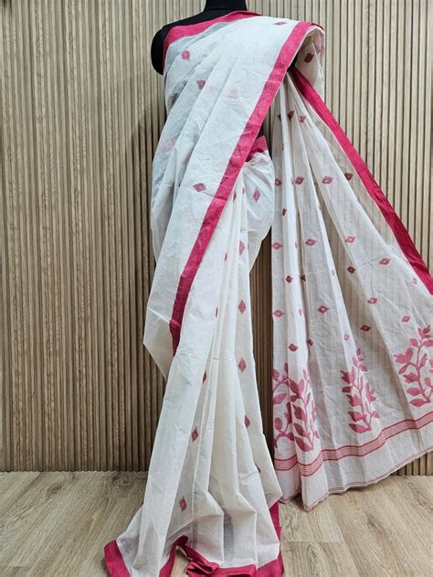 Off White And Red Traditional Handwwoven Cotton Jamdani Saree Balaram Saha