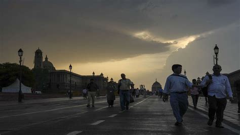 Delhi Weather Update Rains Thunderstorms On Friday In Ncr Imd Latest