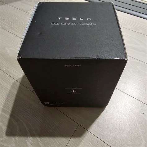 테슬라 Ccs콤보1 어댑터 새제 당근 중고거래