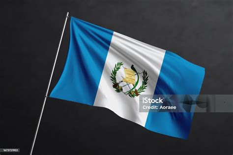 3d 흔들리는 깃발 디자인 검은 배경에 과테말라 국기입니다 과테말라에 대한 스톡 사진 및 기타 이미지 과테말라 기 3차원 형태 Istock