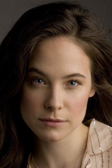 Caroline Dhavernas S Instagram Twitter Facebook On Idcrawl