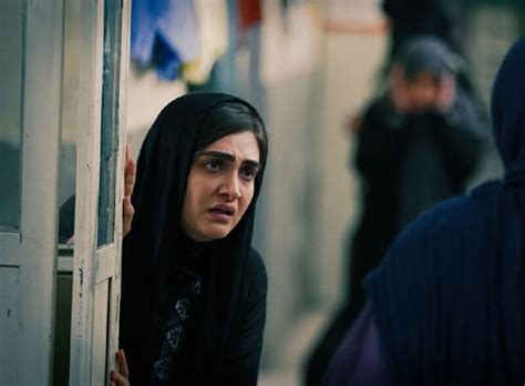 تصویر الناز ملک با پوشش و نقش متفاوت همه چیز درباره آیسان سریال سقوط همشهری آنلاین