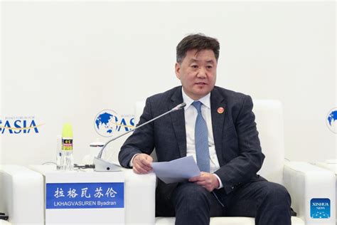 Боаогийн Азийн чуулга уулзалтад Монголбанкны Ерөнхийлөгч Б Лхагвасүрэн оролцож байна