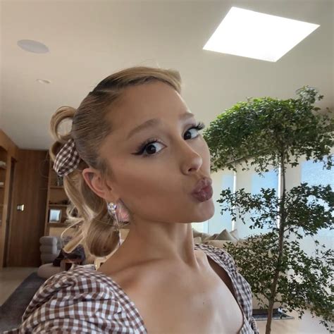 Ig Post 92023 Rarianagrande